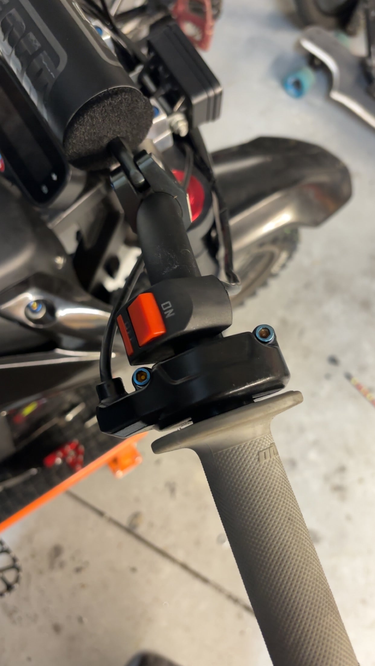 Talaria/Surron Throttle Bolts – rzr.designs